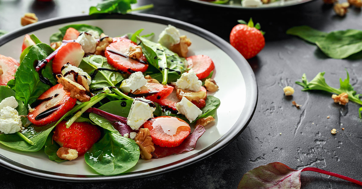 Salada de Morangos com Queijo Fresco - Dieta Biotrês